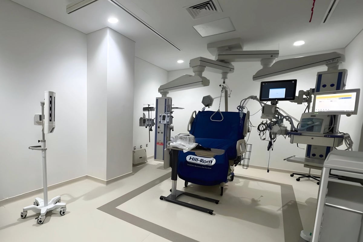 Vertex 222: Corner-Mounted Far-UVC Solution for Safe Room Disinfection