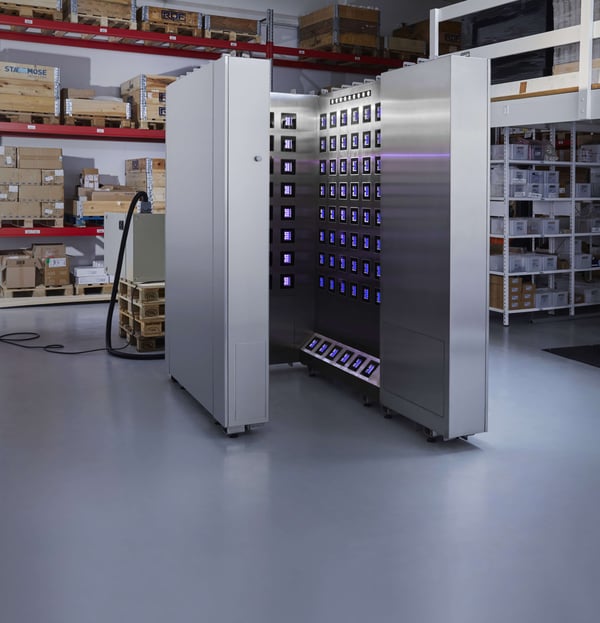 UV222 Booth | Safe and Rapid Cleanroom Decontamination for Personnel