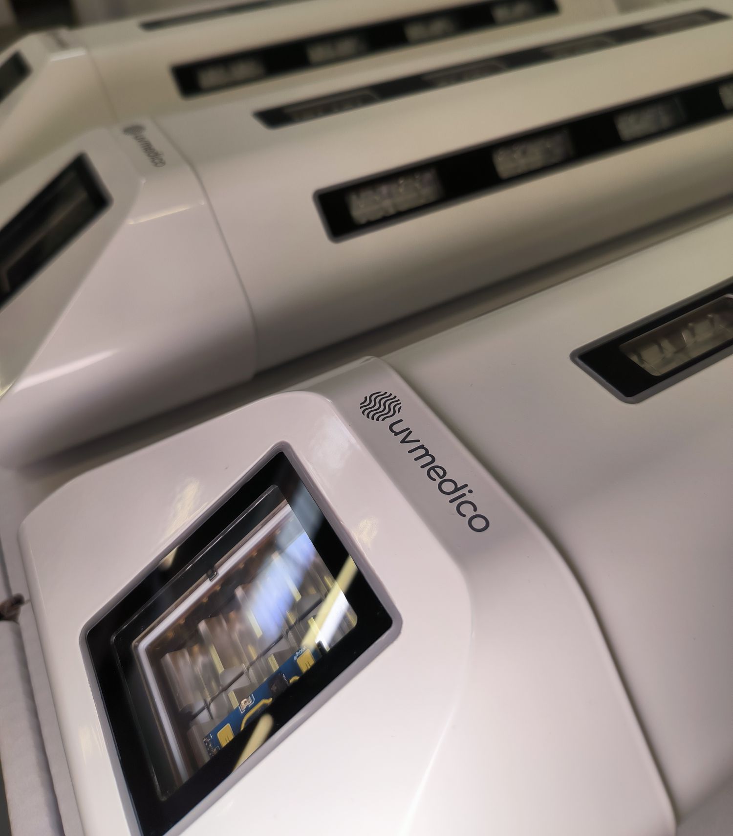 Vertex 222: Corner-Mounted Far-UVC Solution for Safe Room Disinfection